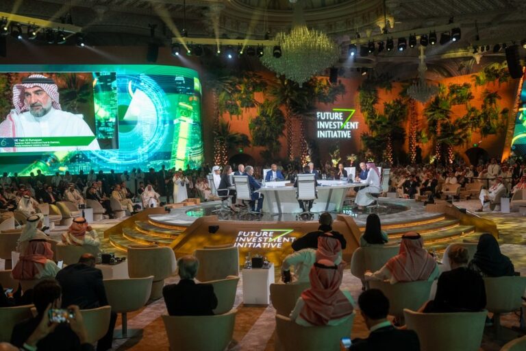Maxus unveils four all-new models at Al Naboodah Mobility Fest 2025 ...